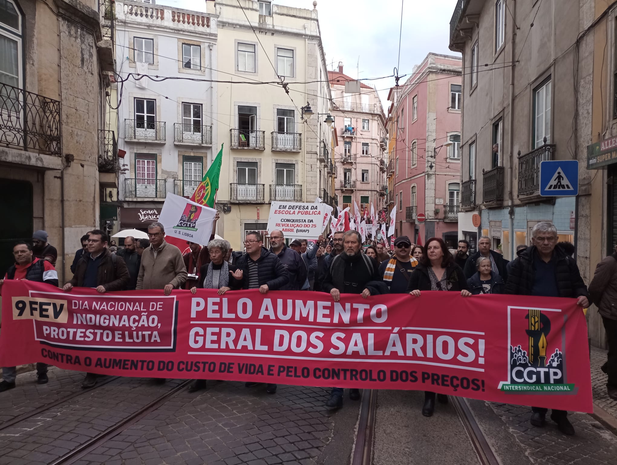 CGT francesa diz-se solidária com greves em Portugal - Radio Alfa